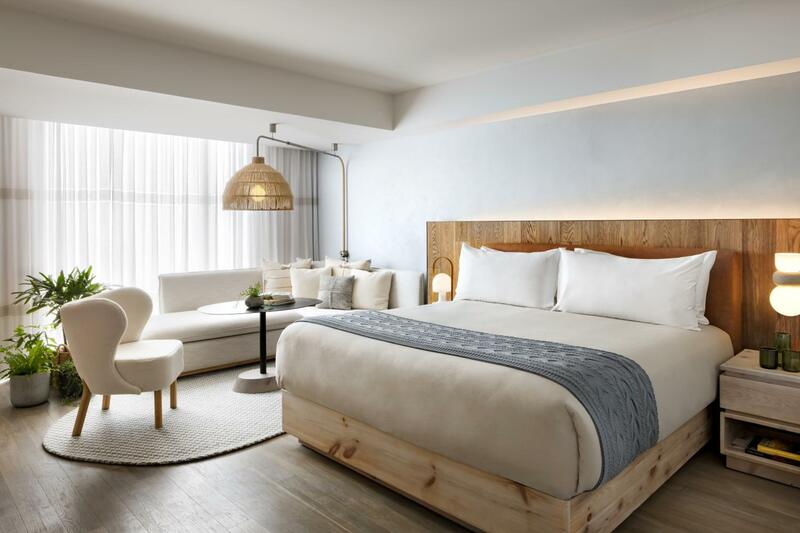 20 Best Hotels in Toronto (Luxury, Boutique, Coolest)